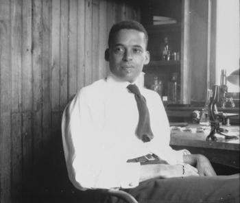 MBL Awards Inaugural E.E. Just Fellowships to Two Undergraduates ...